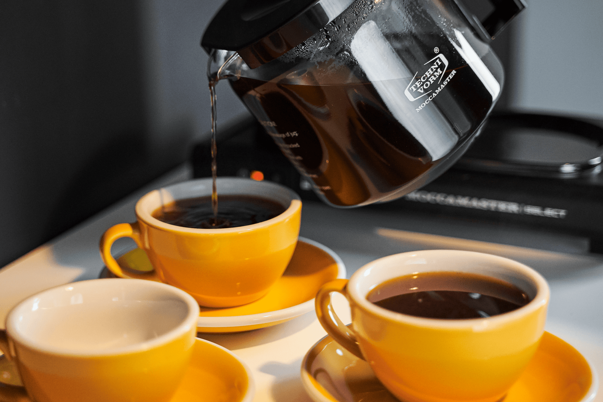 Moccamaster: The Easy-Going Coffee Brewer - SIMPLo : SIMPLo